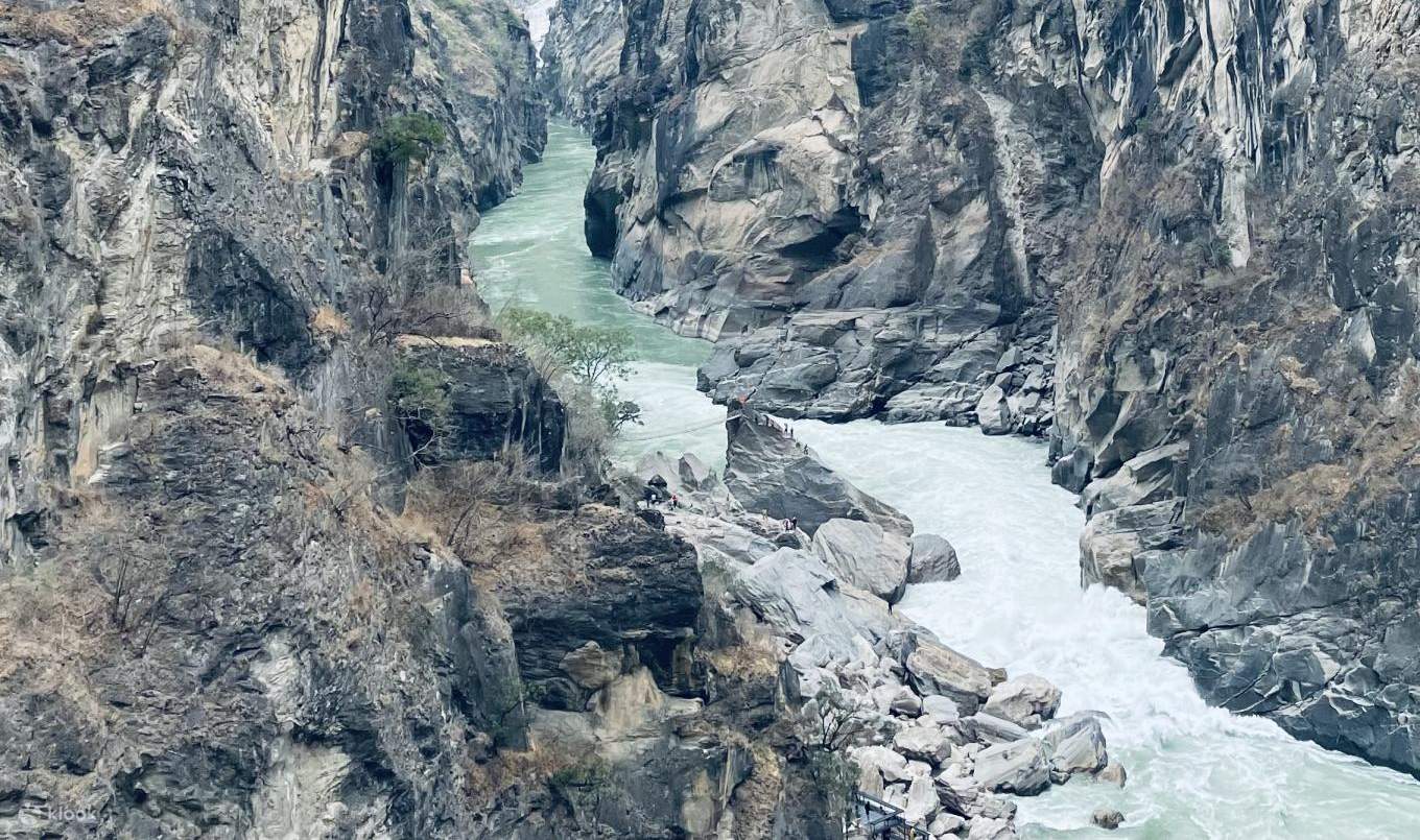 1-araw na paglalakad sa Mataas na Daan ng Tiger Leaping Gorge (Lijiang ...