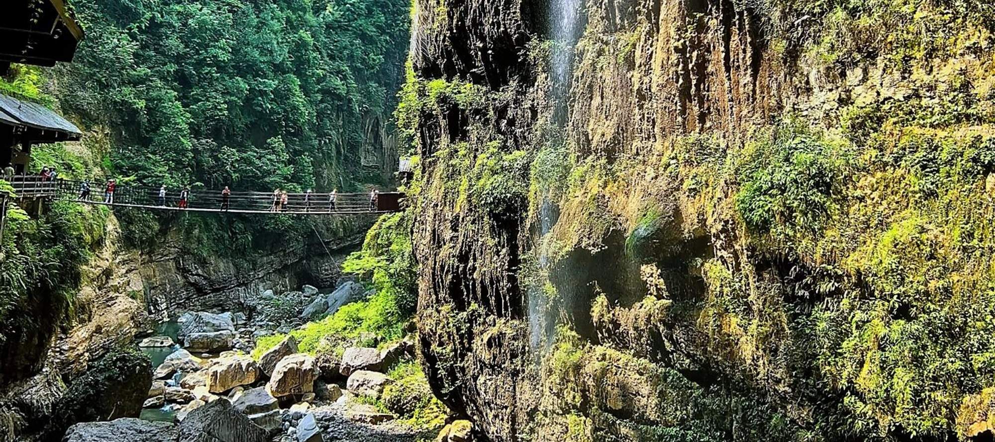 One-Day Tour to Enshi Grand Canyon, Hubei (Yunlong River Ground Fissure ...