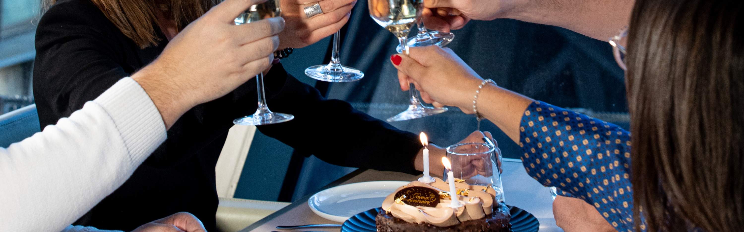 Enjoy a Luxurious Eiffel Tower Dinner with Access to 1st Floor | Klook
