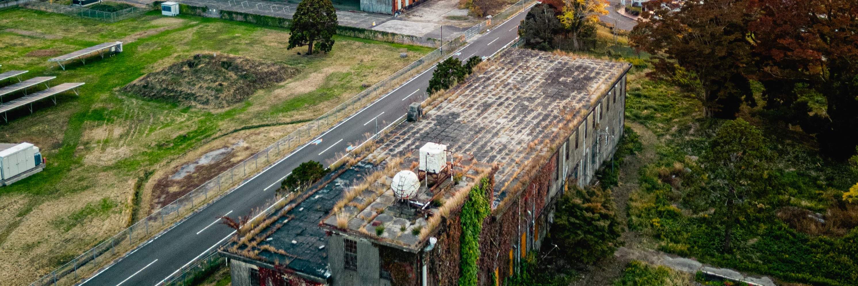 A one-day tour on an amphibious bus at the "Godzilla 1.0" filming ...