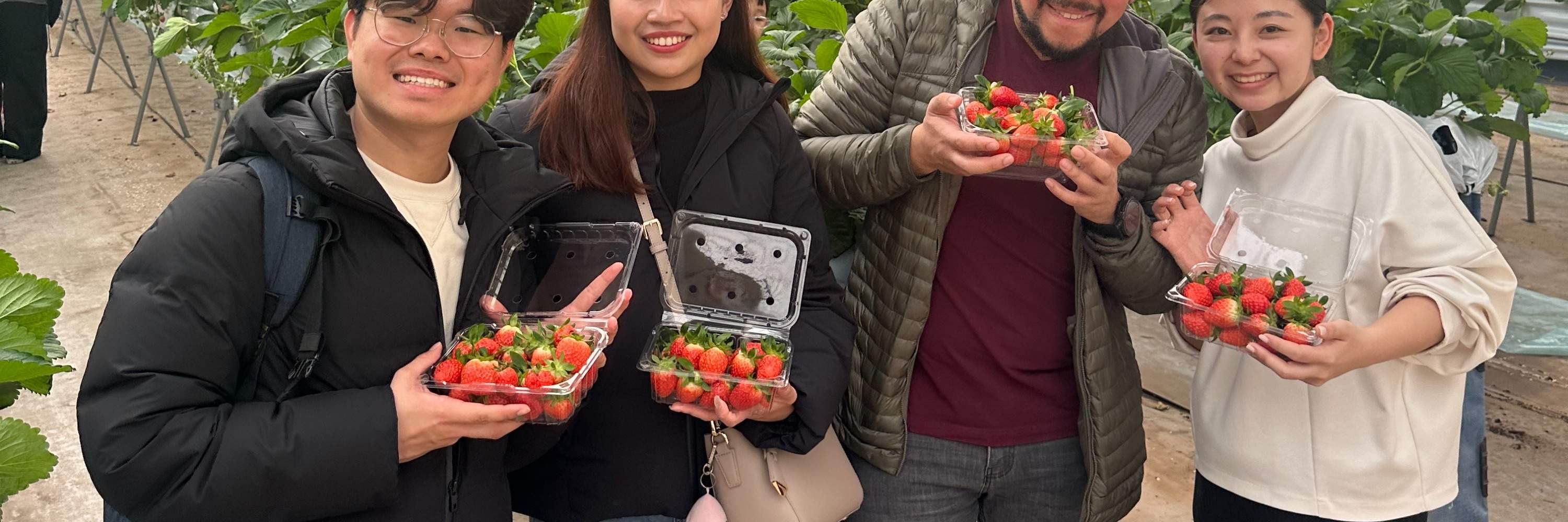 Eobi Ice Valley & Konjiam Luxury Ski Resort Day Tour from Seoul - Klook