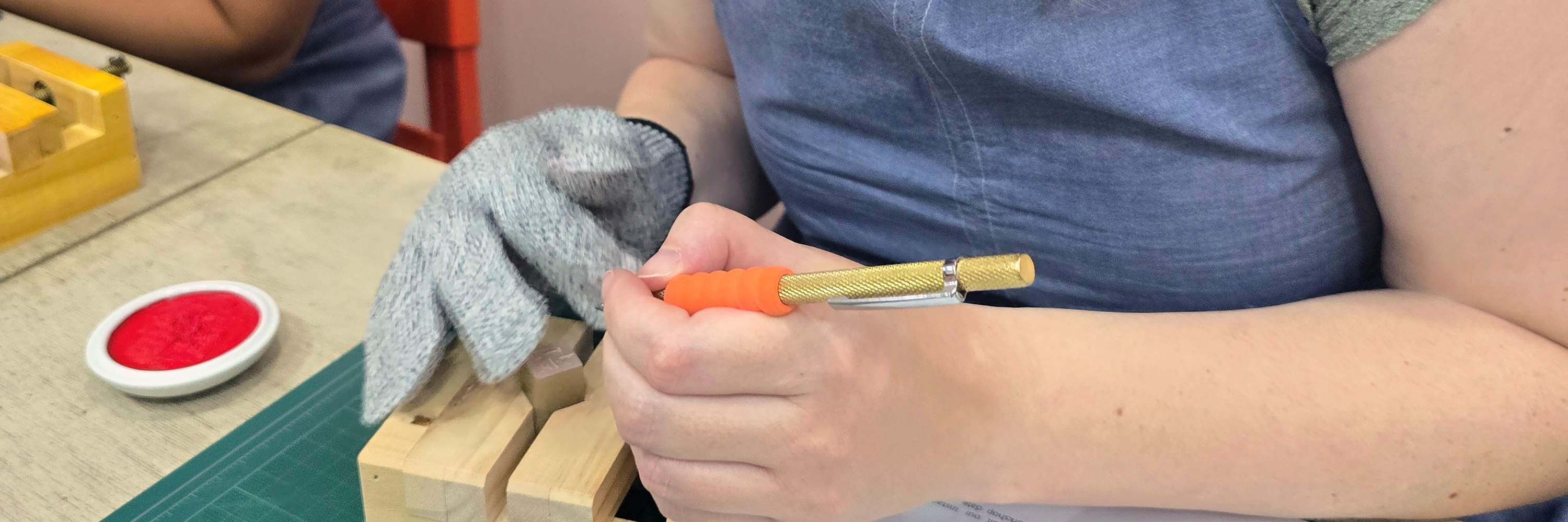 Seoul Euljiro Hand-Engraved Stone Seal Workshop in Korean Alphabet ...
