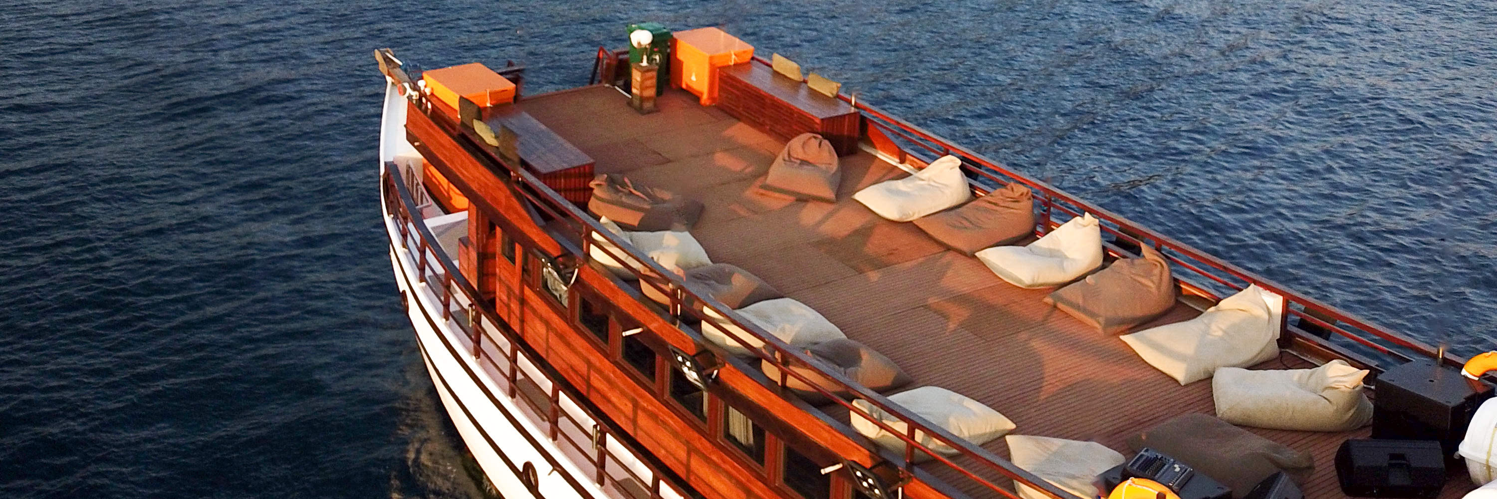 Delilah Phinisi Sailing Komodo Liveaboard Labuan Bajo - Klook India