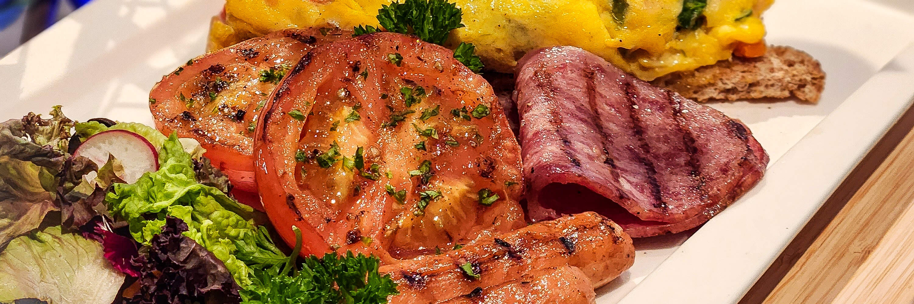 Dine@EIGHT Restaurant at Holiday Inn Johor Bahru City Centre - Klook ...