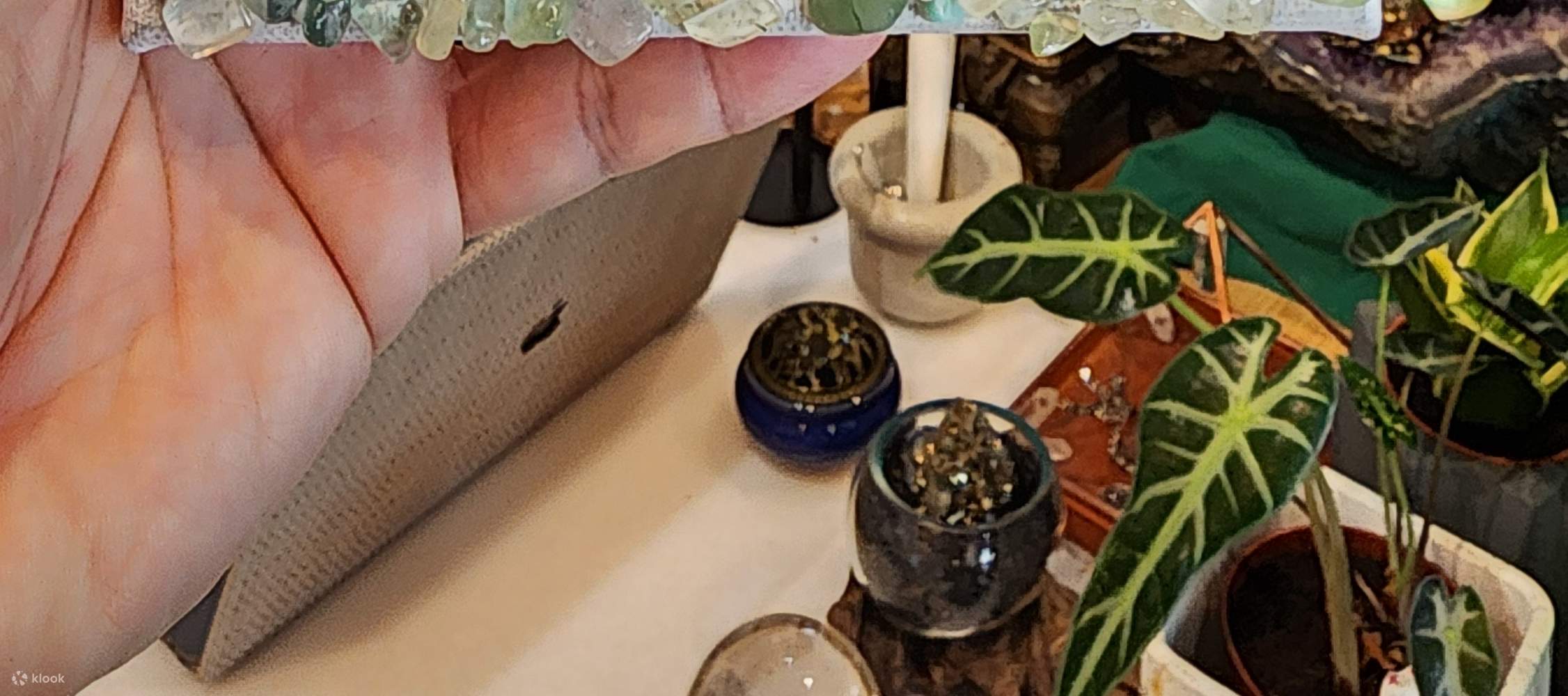 Pengalaman Kreasi Seni Kanvas Permata - Klook Indonesia