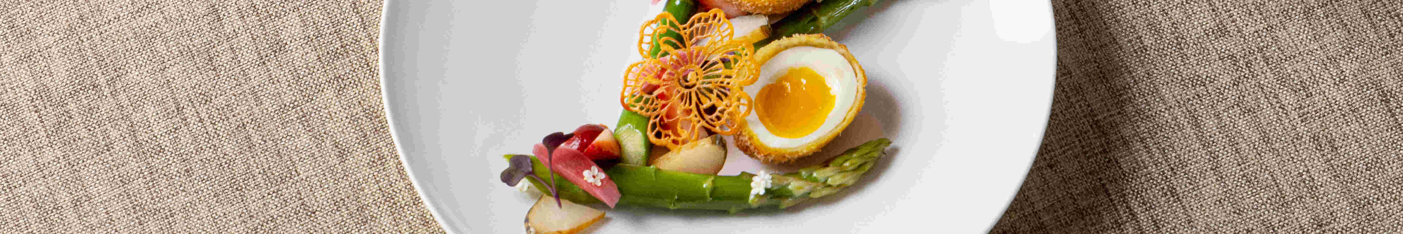 Disfrute de una lujosa cena en la Torre Eiffel con acceso al primer ...
