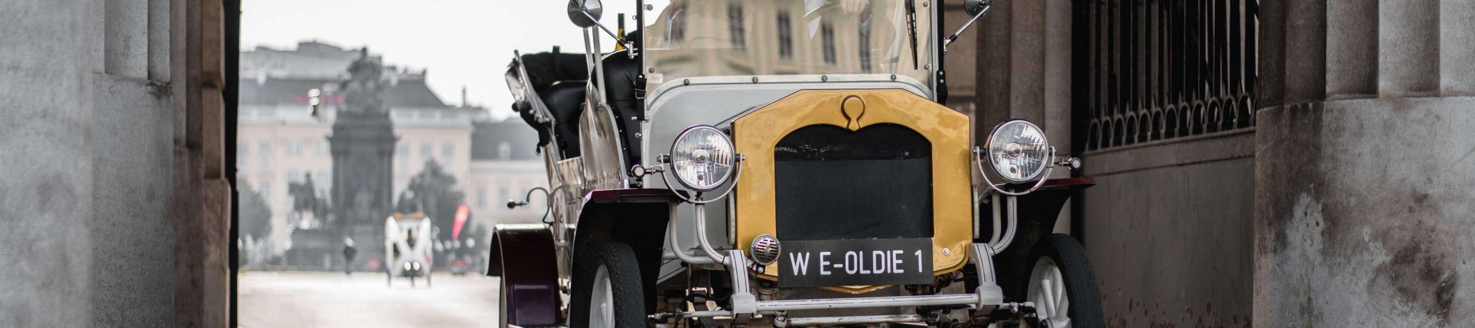 Electro Vintage Car Tour in Vienna - Klook