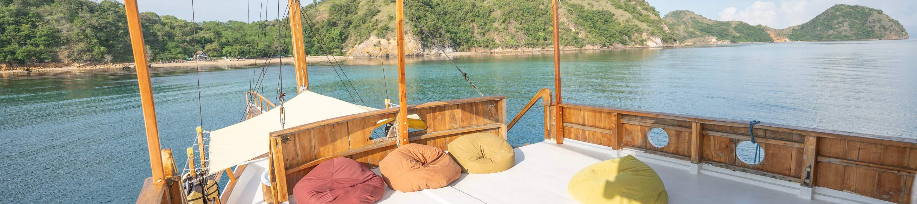 NK Jaya 02 Phinisi Sailing Komodo Liveaboard Labuan Bajo - Klook The ...
