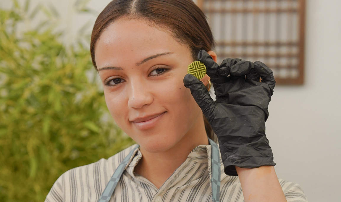 Making Traditional Korean dessert 'Dasik' & Enjoying Korean Tea - Klook