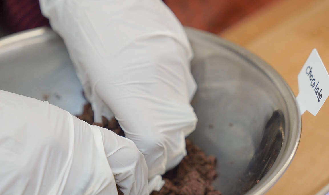 Making Traditional Korean dessert 'Dasik' & Enjoying Korean Tea - Klook