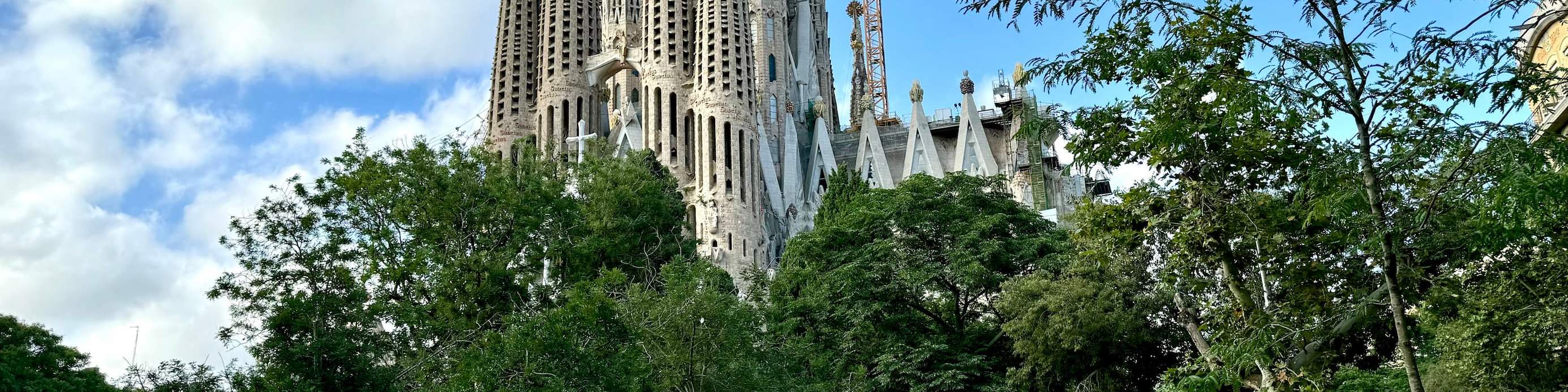 Sagrada Familia and Pedrera Small Group Tour with Glass of Cava - Klook ...