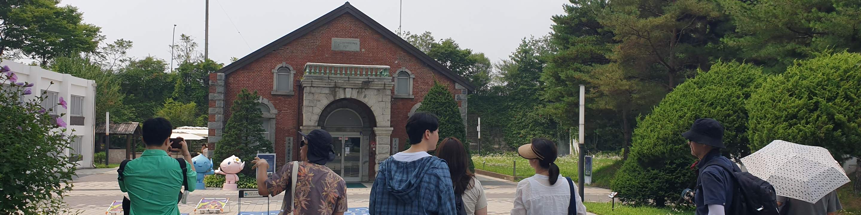 Seoul Walk through Architecture and Urban development Tour - Klook