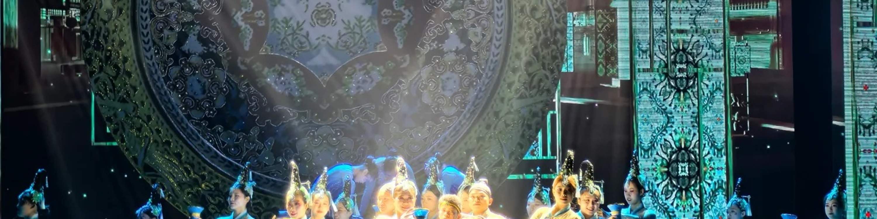 Beijing Red Theater - Large-scale Multimedia Acrobatics "Stunt Show ...