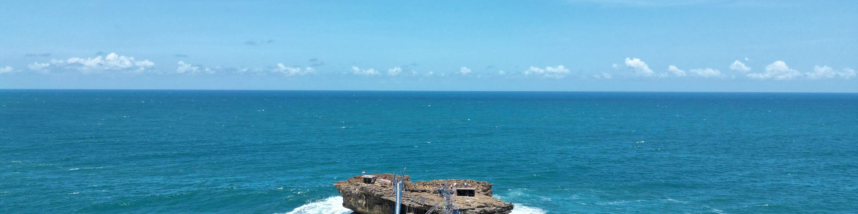 Sunrise at Panguk Kediwung, Jomblang Cave, Timang Beach Yogyakarta ...