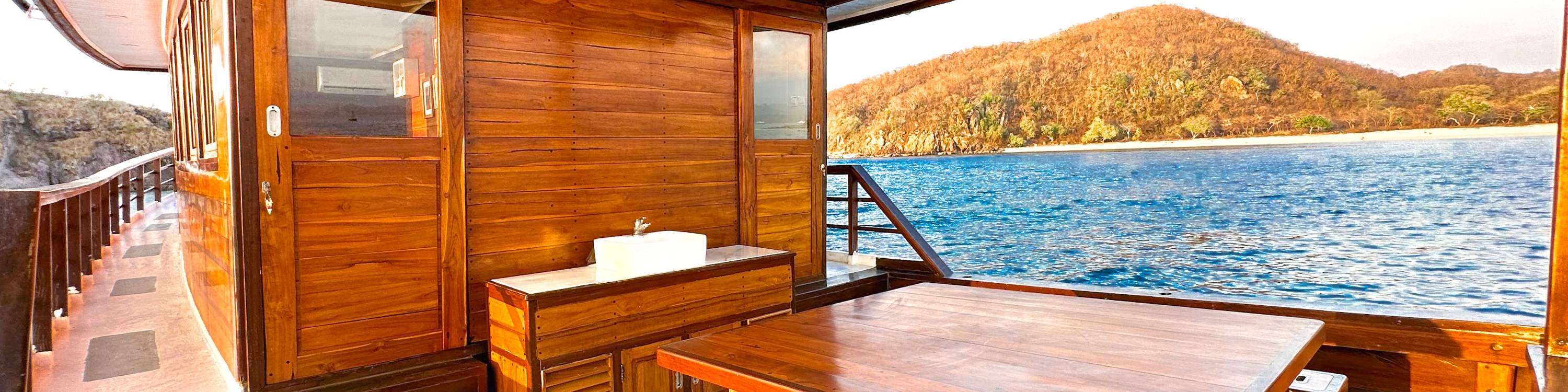 Delilah Phinisi Sailing Komodo Liveaboard Labuan Bajo - Klook Philippines