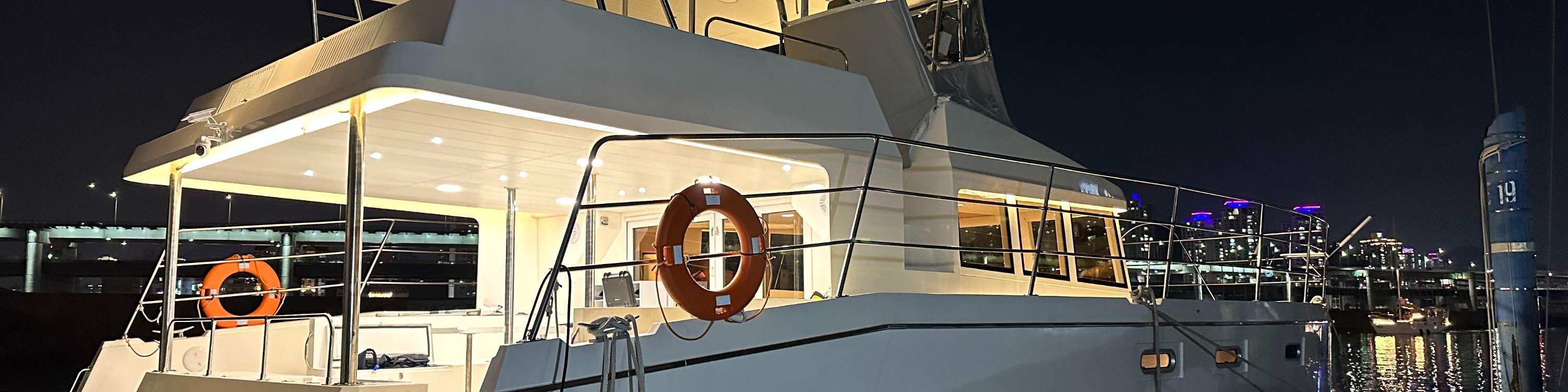 Busan Night Yacht Tour with Gwangalli Drone Light Show - Klook Singapore