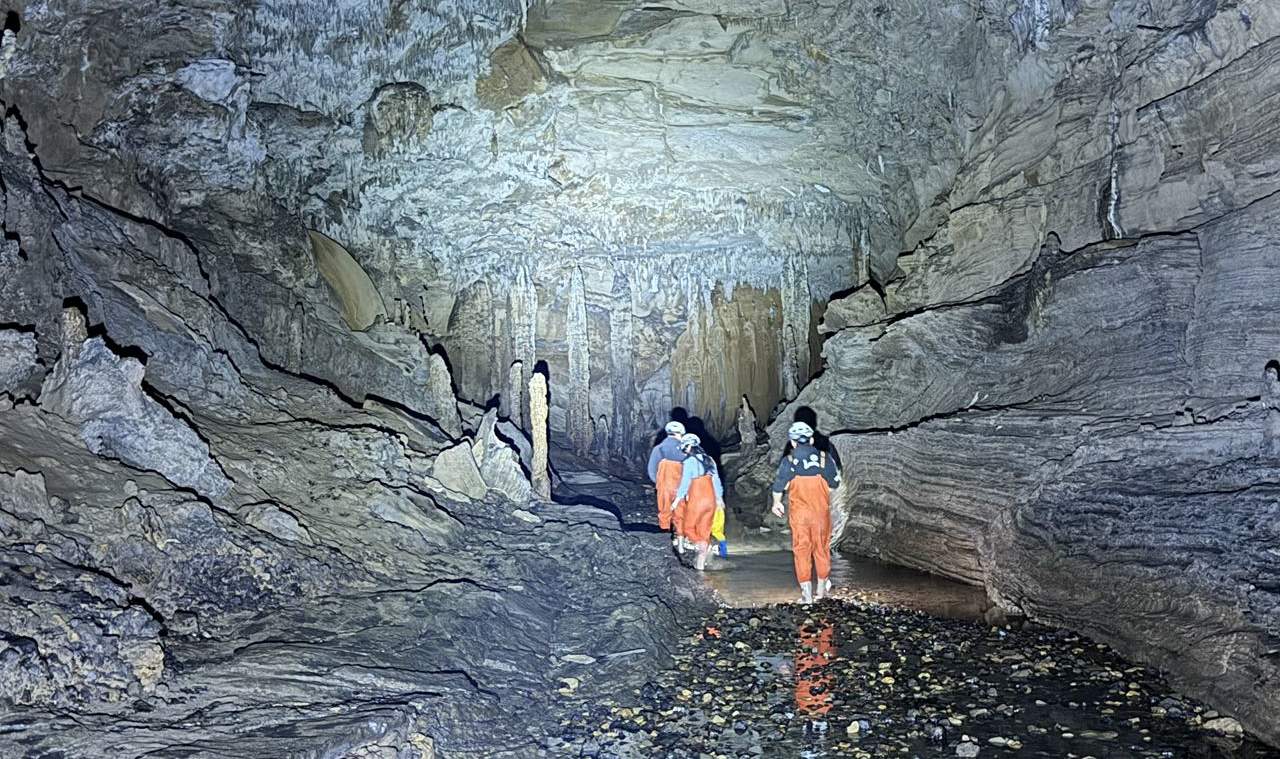 Guilin Yangshuo Longmen Water Cave Family Half Day Tour - Klook Hong Kong