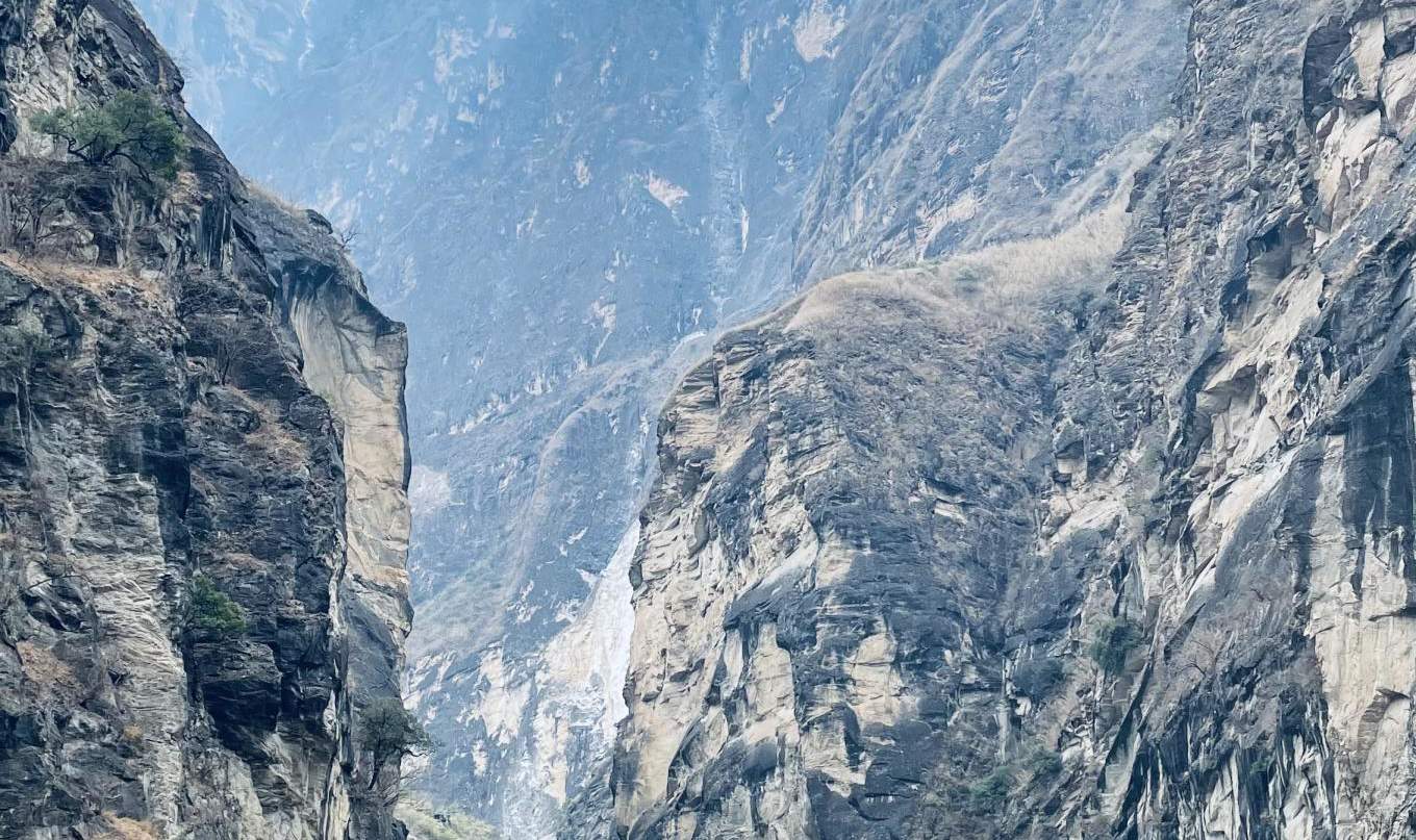 Tiger Leaping Gorge High Road Hiking 1-Day Tour (Lijiang+Longdong ...