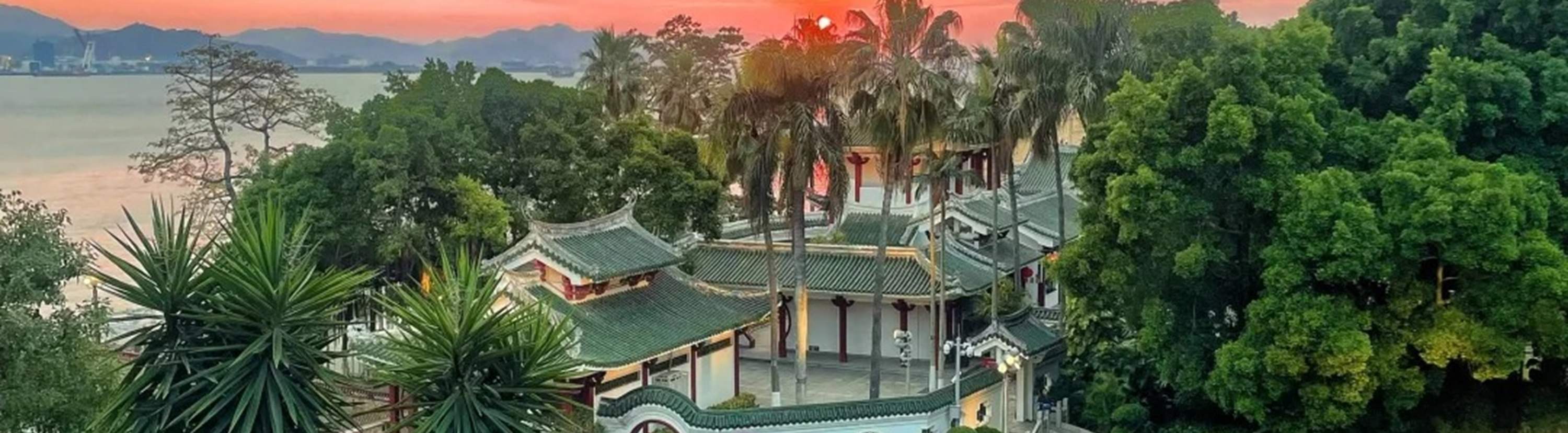 Xiamen Gulangyu Island & Nanputuo Temple 1-Day Tour (Gulangyu Island ...