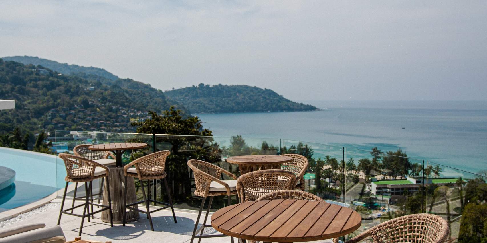 Pesta Siang di Fira Beach Club Phuket dengan Nuansa Pantai dan Minuman - Klook Indonesia