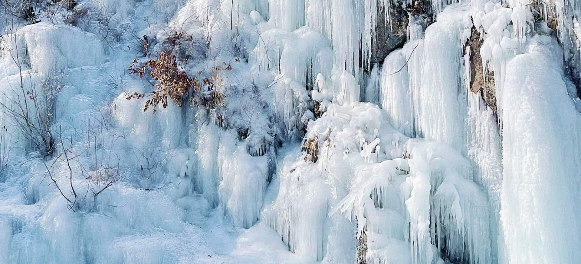 Vivaldi Park Snowyland & Eobi Ice Valley Day Tour from Seoul - Klook ...