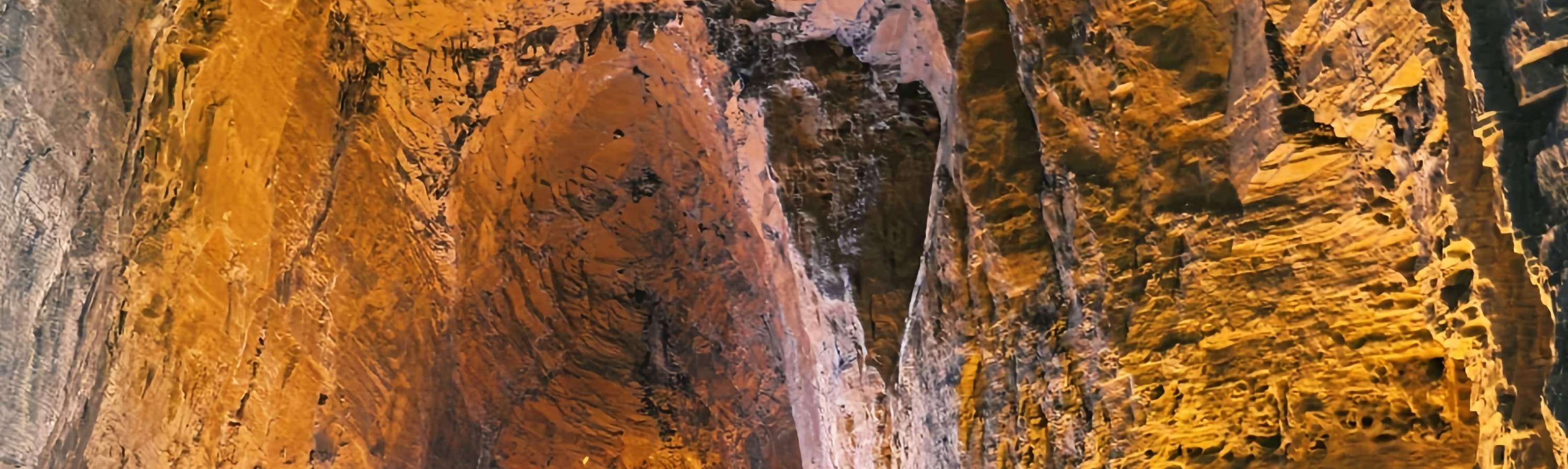 Enshi Tenglong Cave One-Day Tour (Door-to-Door Pickup & Drop-off ...