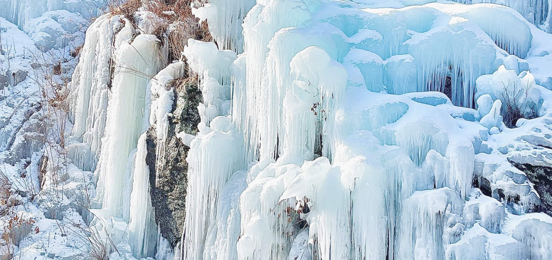 Vivaldi Park Snowyland & Eobi Ice Valley Day Tour from Seoul - Klook ...