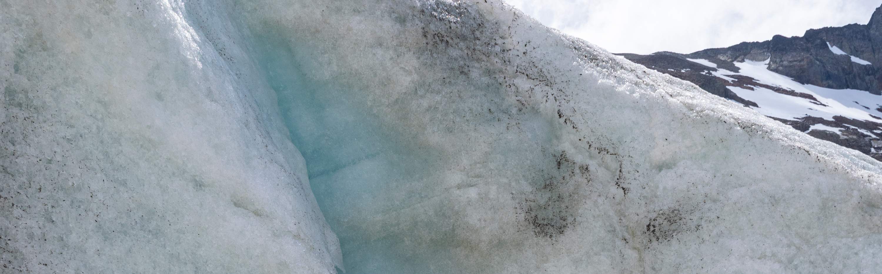Explore the Vinciguerra Glacier and Témpanos Lagoon on a Trekking Tour ...