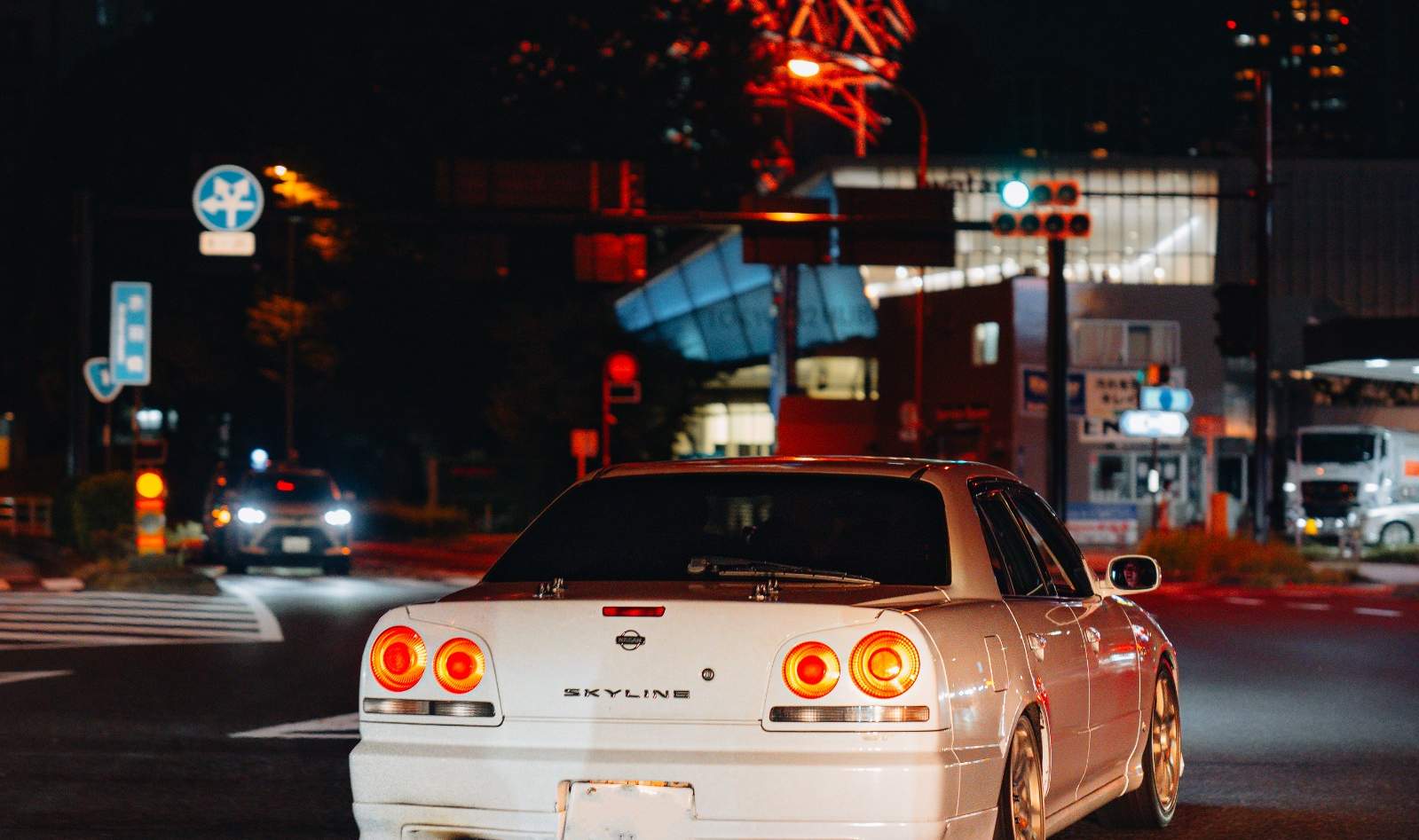 Tokyo: Daikoku Car Meetup & Night City Tour with Local Guide - Klook