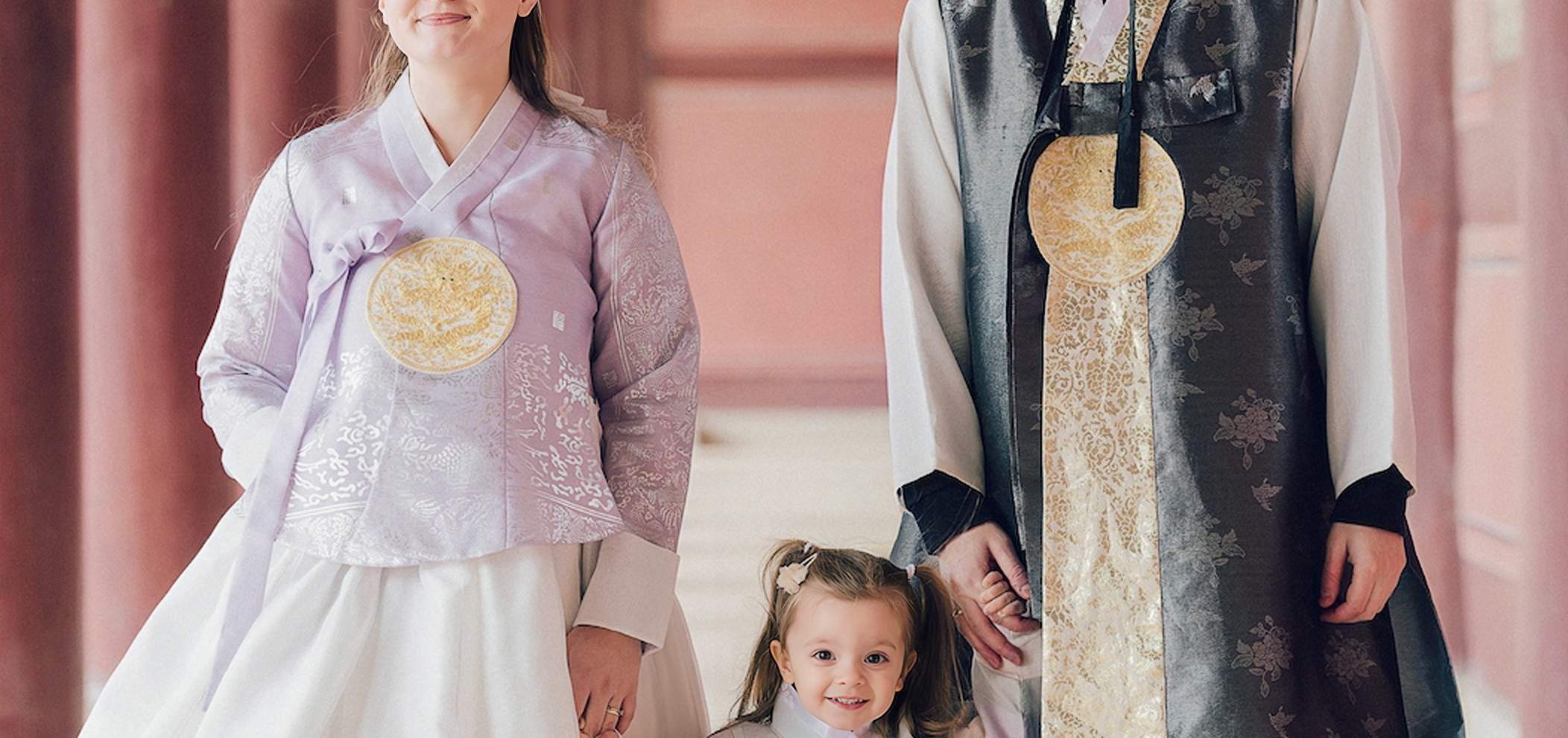 Hanbok Rental with Hair Styling at Jinhanbok Gyeongbokgung - Klook ...