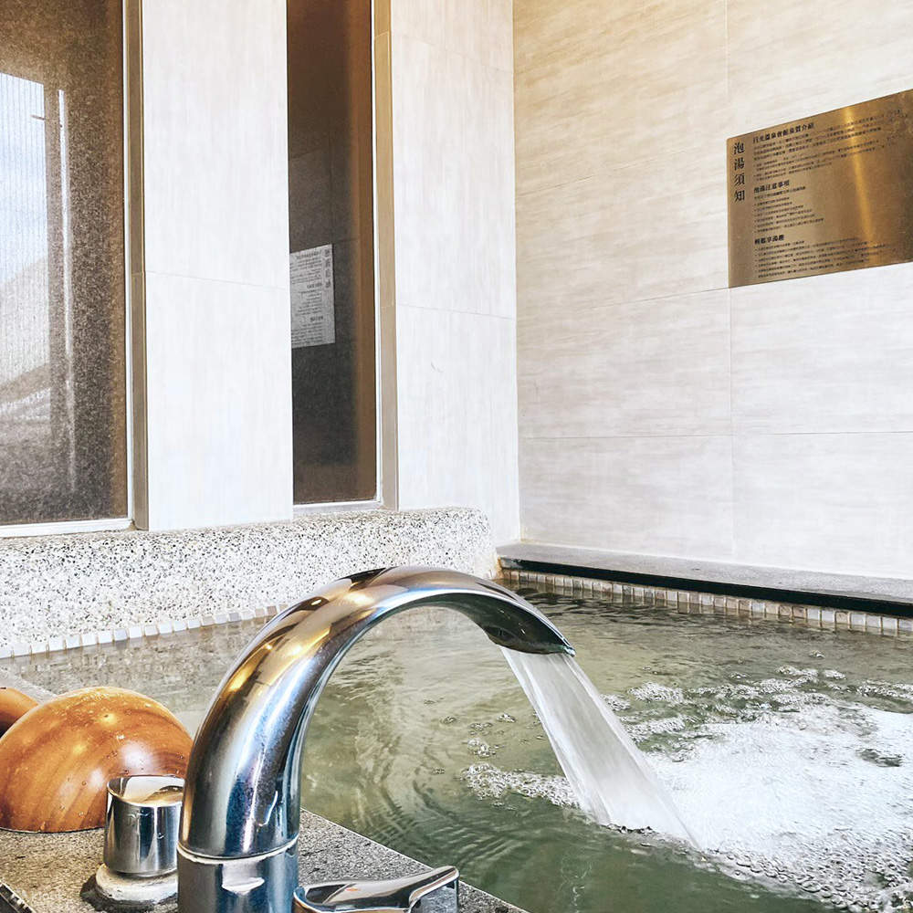 Taichung: Sunshine Hot Spring Hotel - Outdoor SPA Public Pool・Honeymoon ...