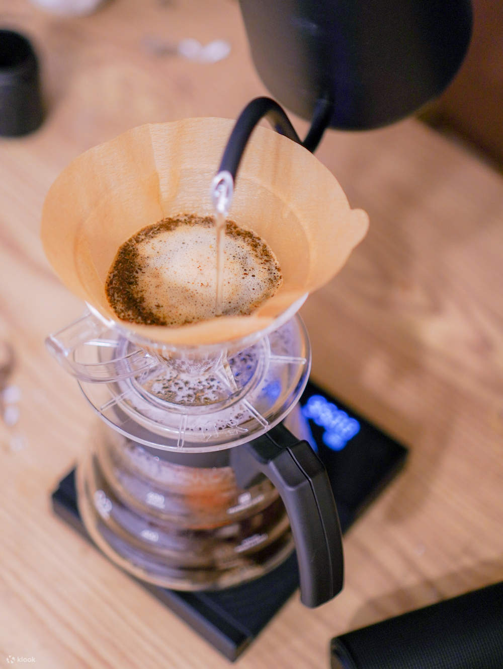 進階陶藝工作坊（2堂） X 手沖精品咖啡入門班（1堂）｜Sungria X Off.at.5pm - Klook 客路