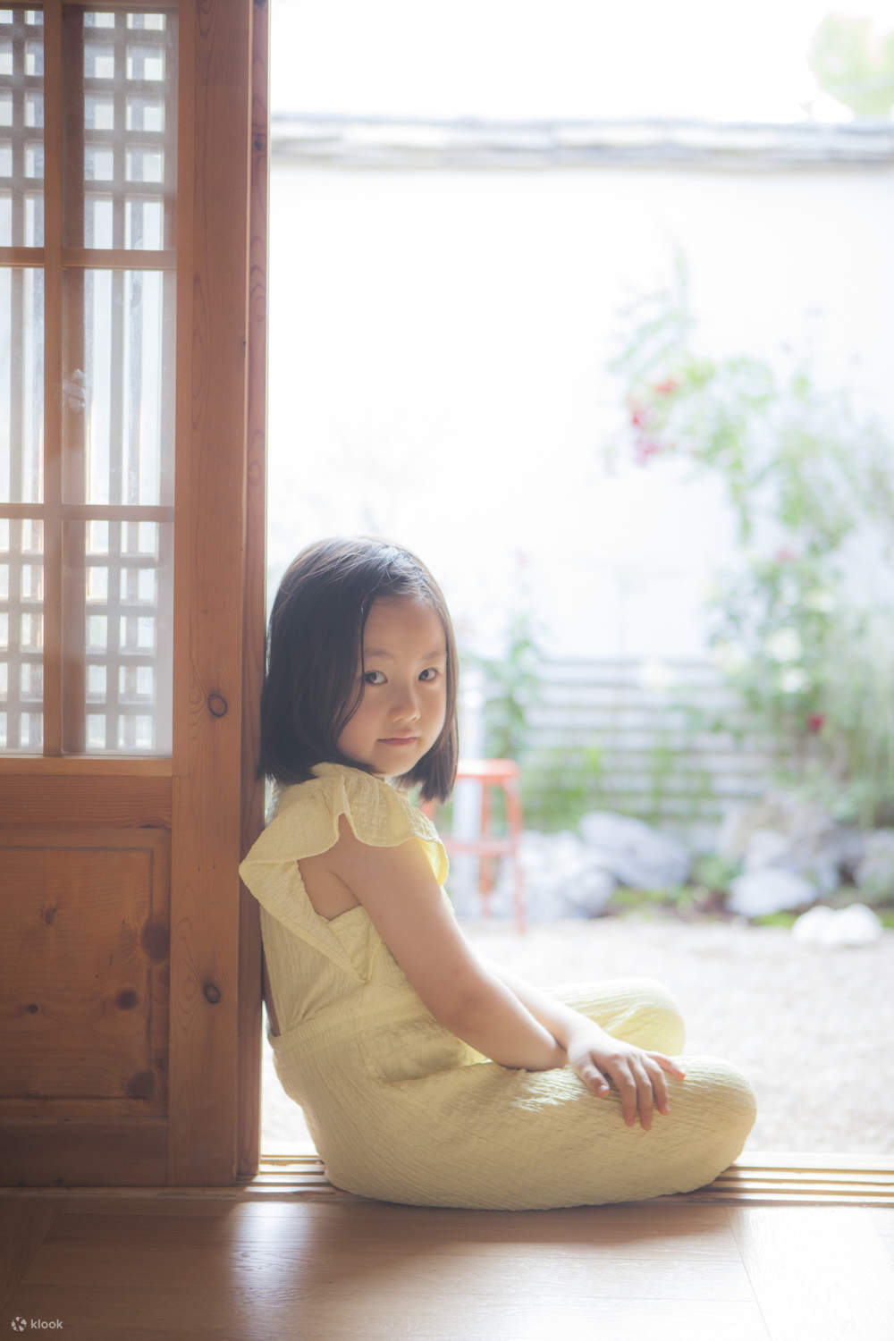 Photoshoot Experience in a Century Old Hanok With Traditional Tea ...