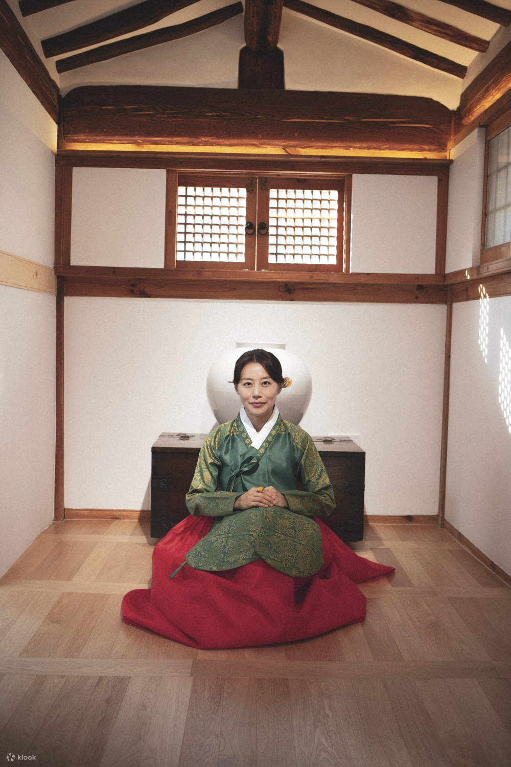 Photoshoot Experience in a Century Old Hanok With Traditional Tea - Klook