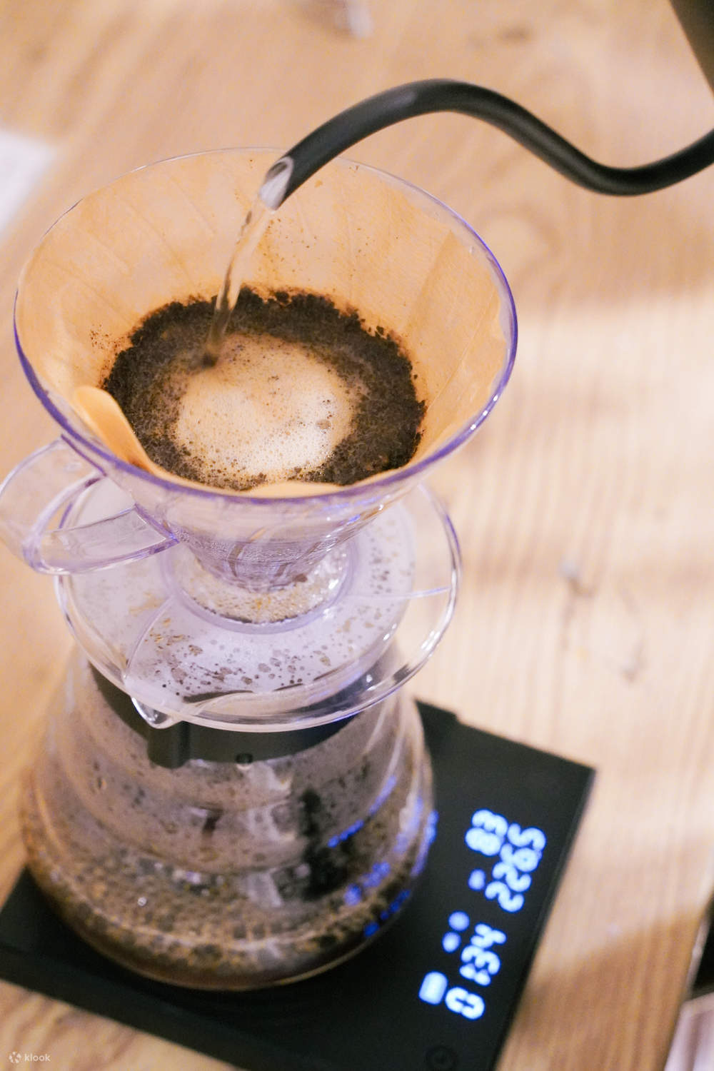 进阶陶艺工作坊（2堂） X 手冲精品咖啡入门班（1堂）｜Sungria X Off.at.5pm - Klook客路