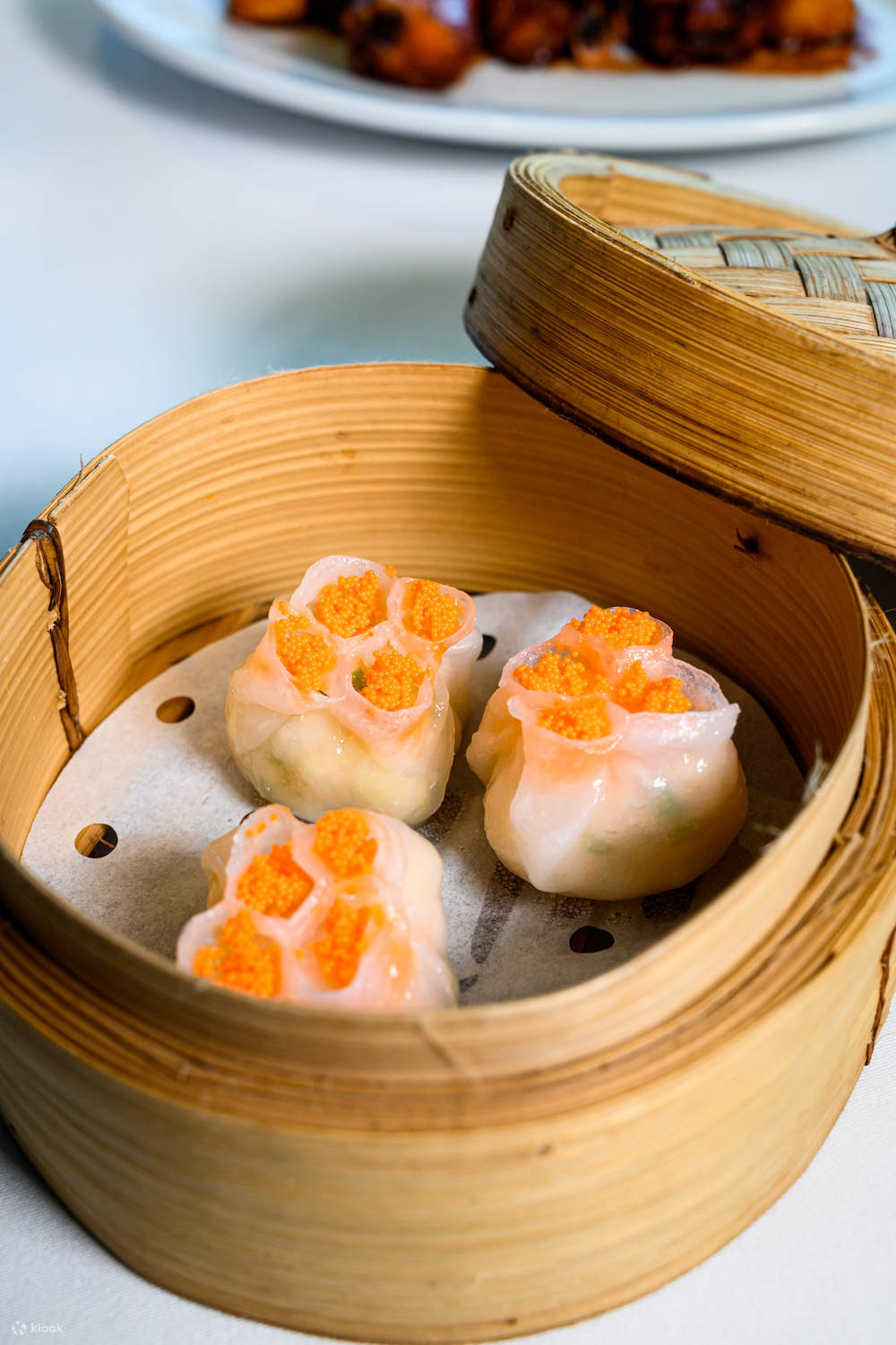 Dim Sum Buffet in het The Emperor Montien Riverside Hotel - Klook ...