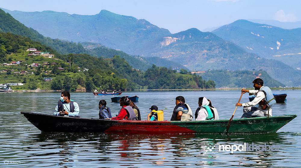 Pokhara: Peace Pagoda Day Hike & Fewa Lake Boating - Klook