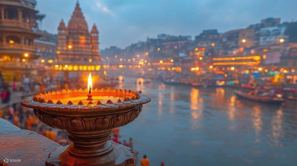 Jalan Kaki & Jelajahi Kota Varanasi (Tur dengan Pemandu dengan berjalan ...
