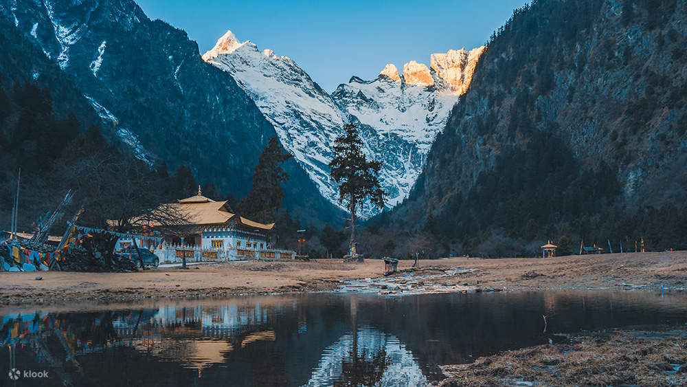 Yunnan Lijiang Shangri-La Yubeng 6-day (Meili Snow Mountain Scenic ...