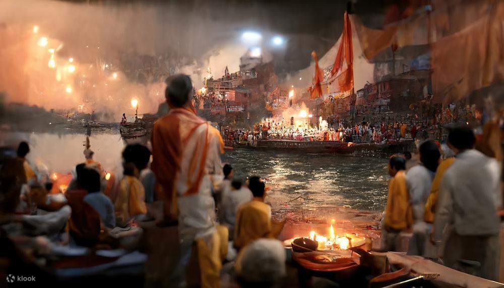 Jalan Kaki & Jelajahi Kota Varanasi (Tur dengan Pemandu dengan berjalan ...