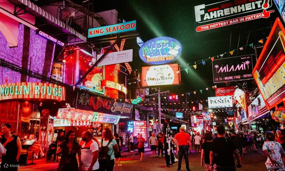 Recorrido por los pubs de la vida nocturna exclusiva de Pattaya - Klook ...