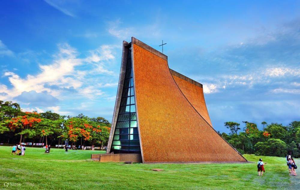 Taichung Lavender Forest and Siyi Church Day Tour - Klook, Vereinigte ...