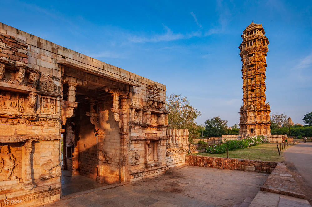 Explore Chittorgarh Fort: Private Day Trip from Udaipur by Car - Klook