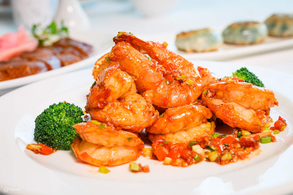 Dim Sum Buffet in het The Emperor Montien Riverside Hotel - Klook ...