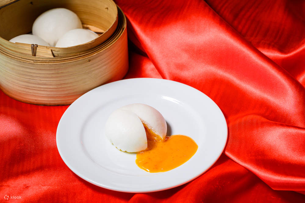 Dim Sum Buffet in het The Emperor Montien Riverside Hotel - Klook ...
