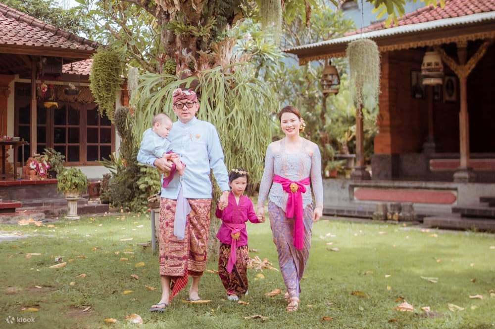 Balinese Costume Experience And Photoshoot in Bali - Klook