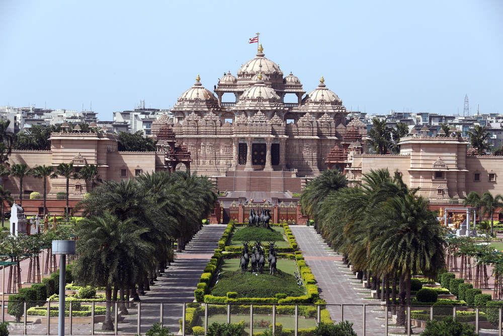 Discover the Spiritual Essence of Delhi: Guided Walking Tour with a ...