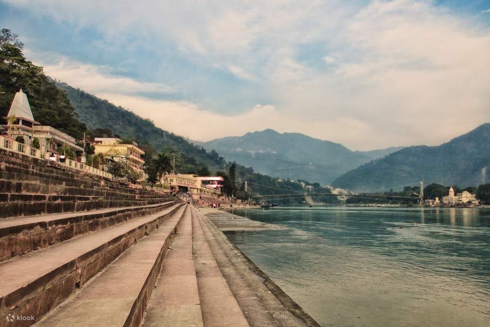 Walk & Explore Rishikesh Ashrams (Guided Tour) - Klook India