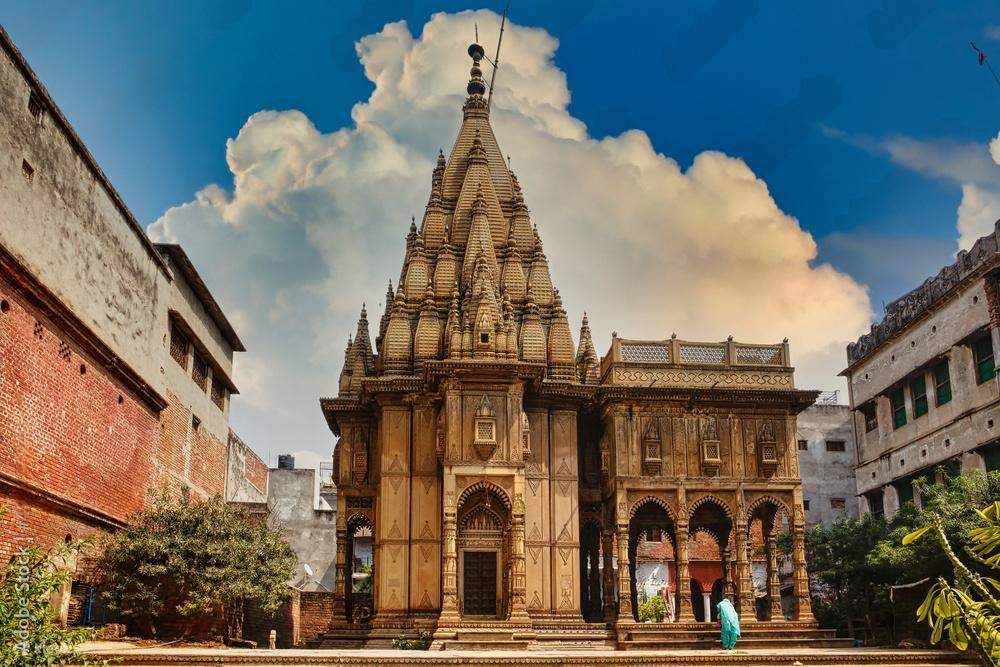 Jalan Kaki & Jelajahi Kota Varanasi (Tur dengan Pemandu dengan berjalan ...