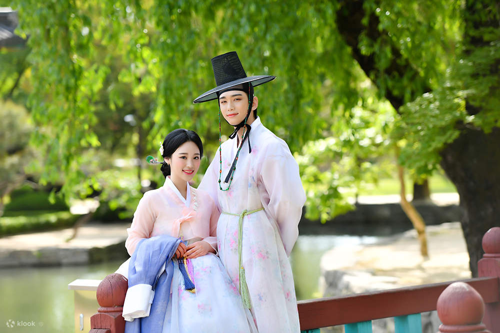 Book Hanbok Rental Voucher at Gyeongbokgung Store in Hanboknam, Seoul ...
